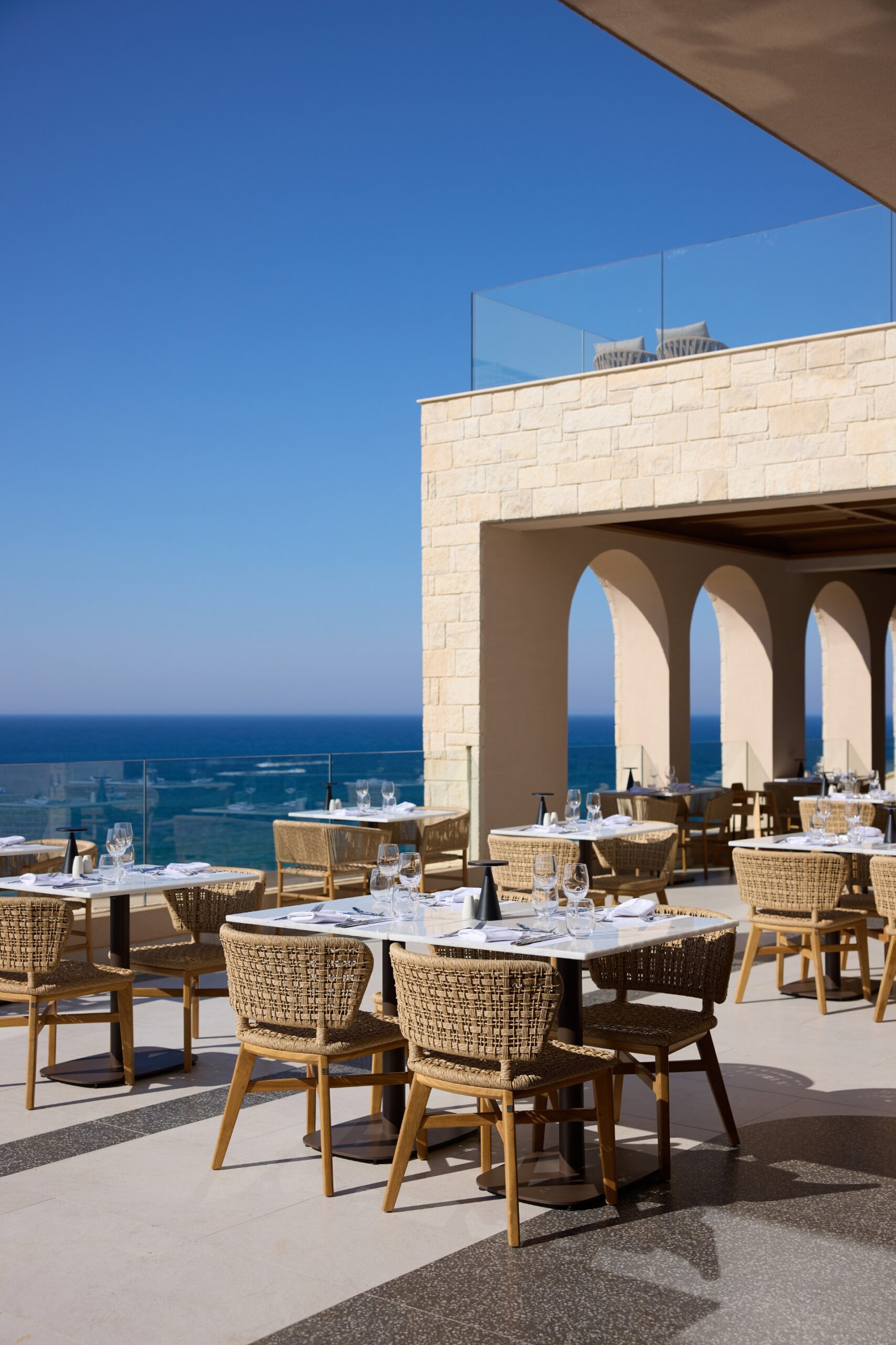 Restaurants & Bars - Oros Beach Resort