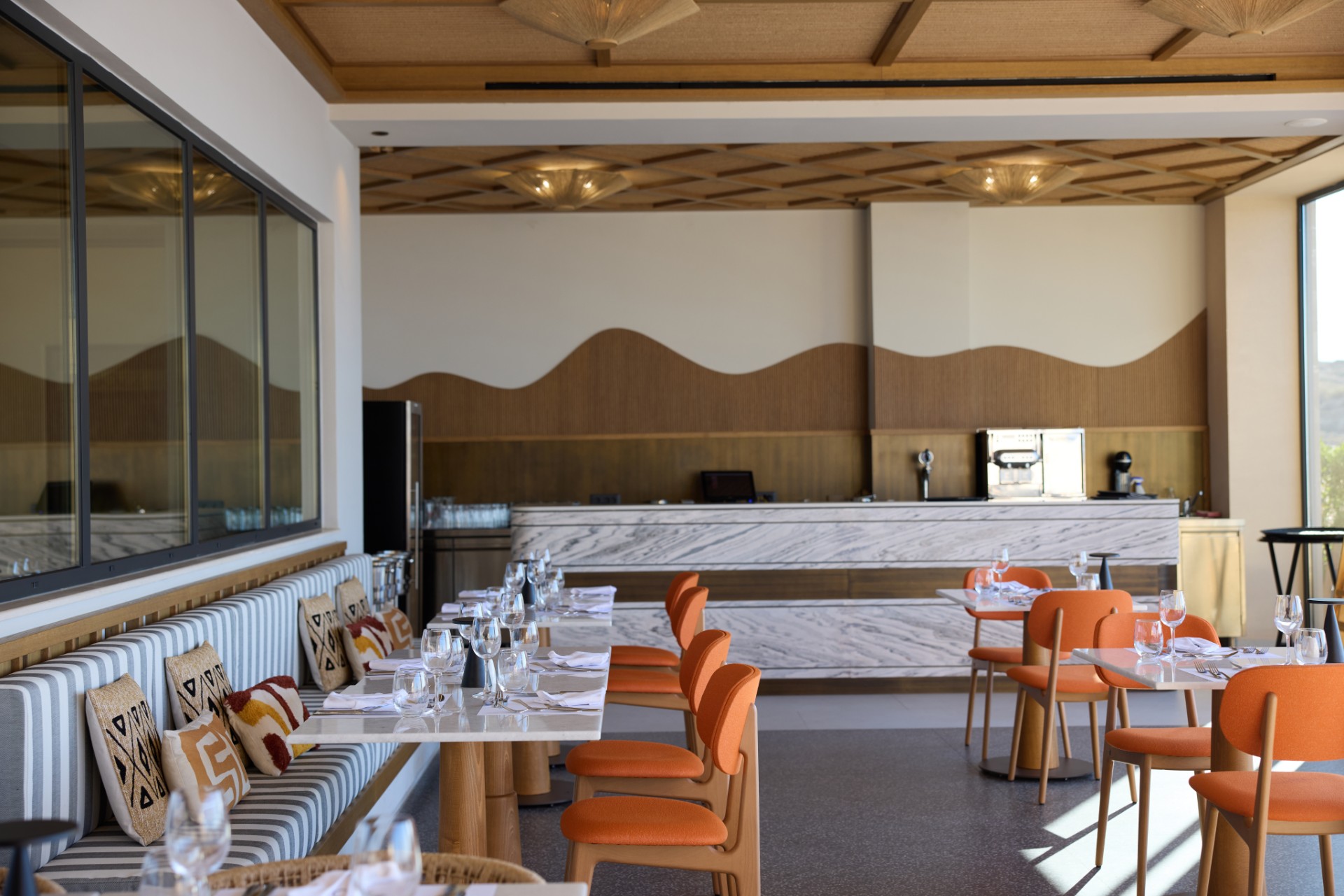 Restaurants & Bars - Oros Beach Resort