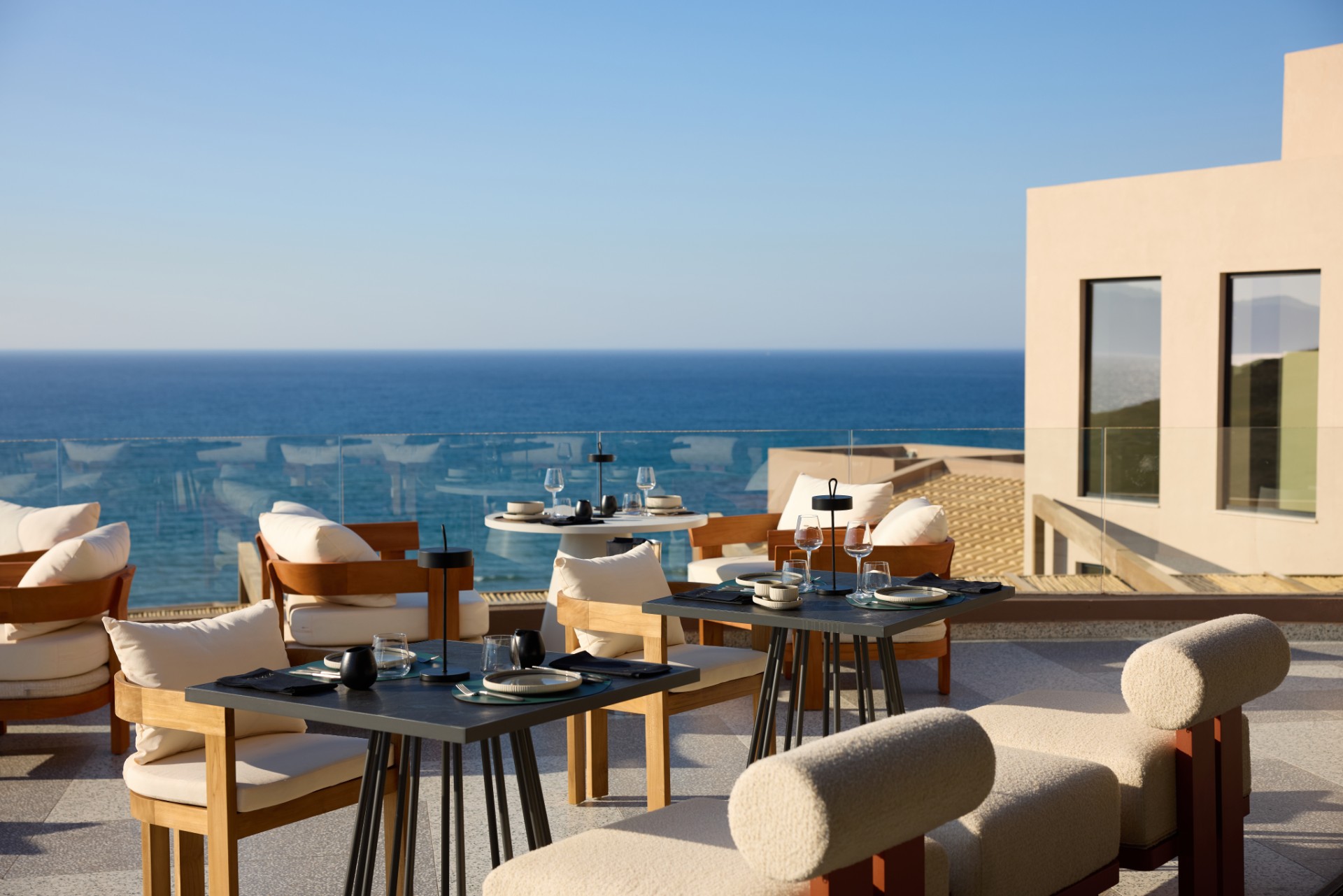 Restaurants & Bars - Oros Beach Resort