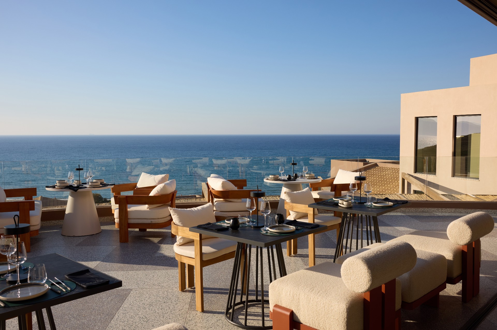 Restaurants & Bars - Oros Beach Resort
